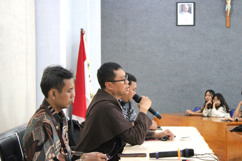 New Language Alert?! - SMAK Santo Paulus Jember
